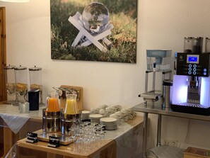 Pequeno-almoço tipo buffet diário incluído 