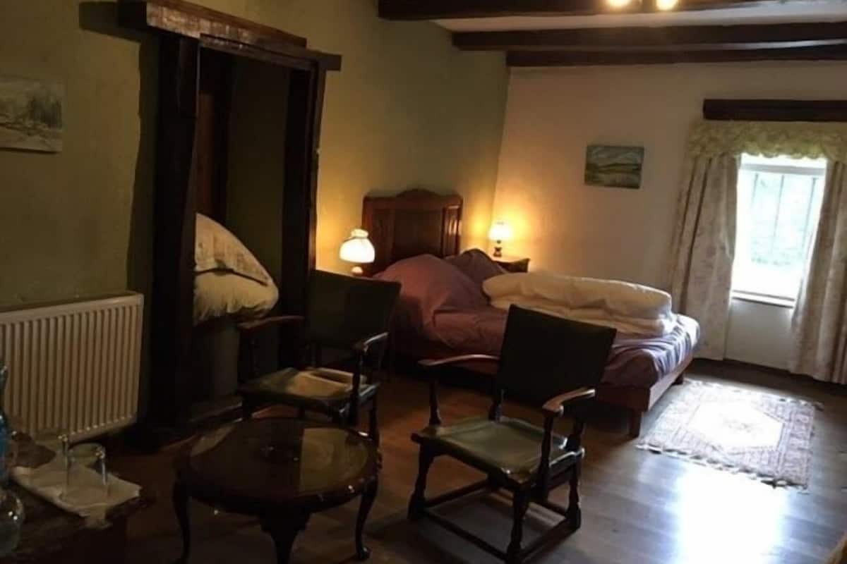 Quarto casal (La Chambre du Commis) | Individualmente decorados, individualmente mobiliados, escrivaninha