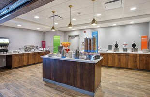 Café da manhã para viagem grátis todos os dias