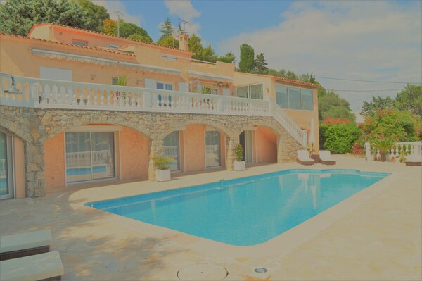 Villa La Terre Des Lauriers B&b - Cannes