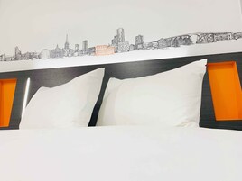 Quarto casal | Camas com colchões de espuma com sistema de memória