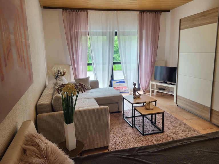 Gästehaus Schwinn, Muy Moderno Y Amueblado Con Buen Gusto, Se Siente Bien - Saarlouis