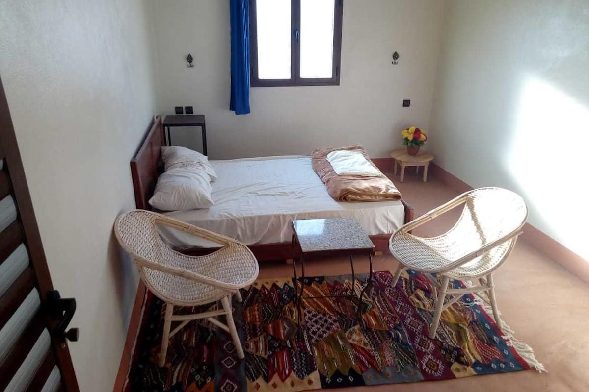 Quarto Duplo | Cortinas/cortinados opacos, ferro/tábua de engomar, Wi-fi grátis