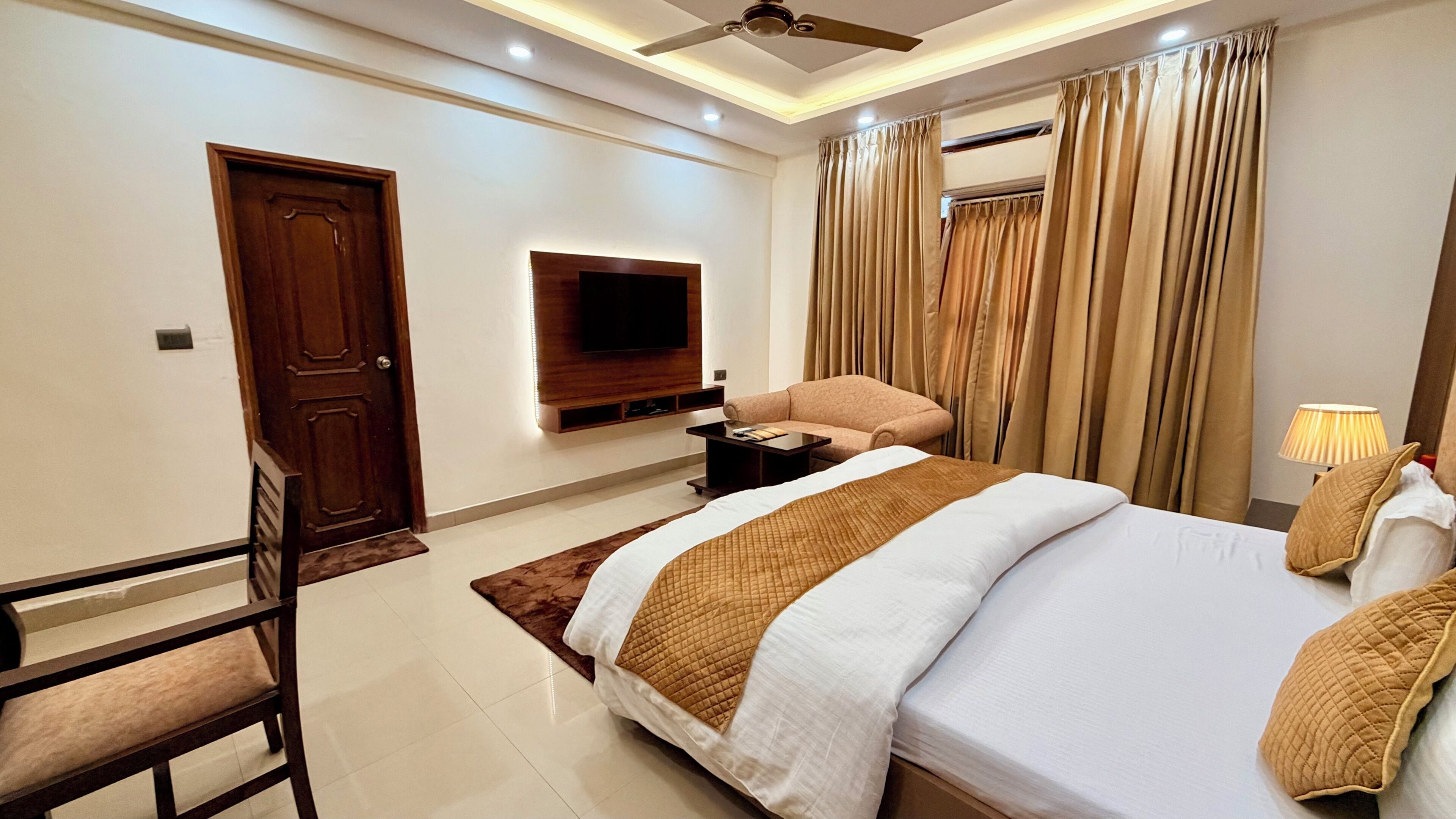 Quarto Signature | Roupa de alta qualidade, secretária 