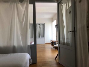 Suíte família | Cofres nos quartos, Wi-Fi de cortesia, roupa de cama