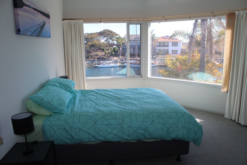 Marina's Holiday Retreat - Boston