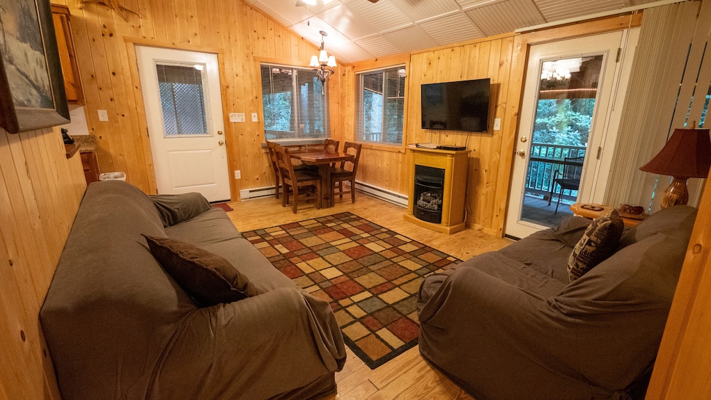 Nestled On Stream - Hot Tub - Grill - Fireplace - Fenced - Wifi - Pets Ok - North Carolina