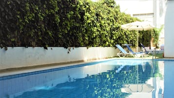 Piscina exterior sazonal