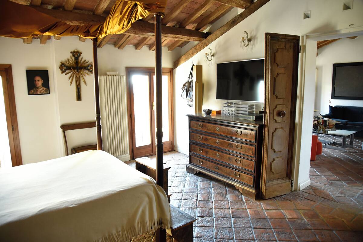 Suite Deluxe | Minibar, cofre no quarto, secretária, cortinas/cortinados opacos 