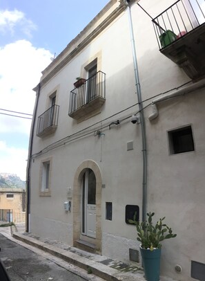 Entrada do alojamento