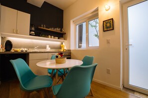 Apartamento luxo | Área de estar | TV de tela plana, Netflix