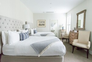 Quarto Duplo Standard, 2 camas queen-size, não fumadores | Lençóis italianos Frette, roupa de alta qualidade, minibar 