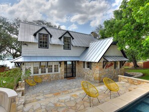 LOCATION!! Lake Travis Waterfront~Pool, Spa, Outdoor Kitchen, Location ...