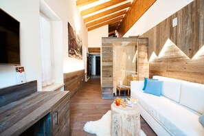 Quarto lua de mel, 1 cama King, sauna seca | Roupas de cama premium, edredons de pluma