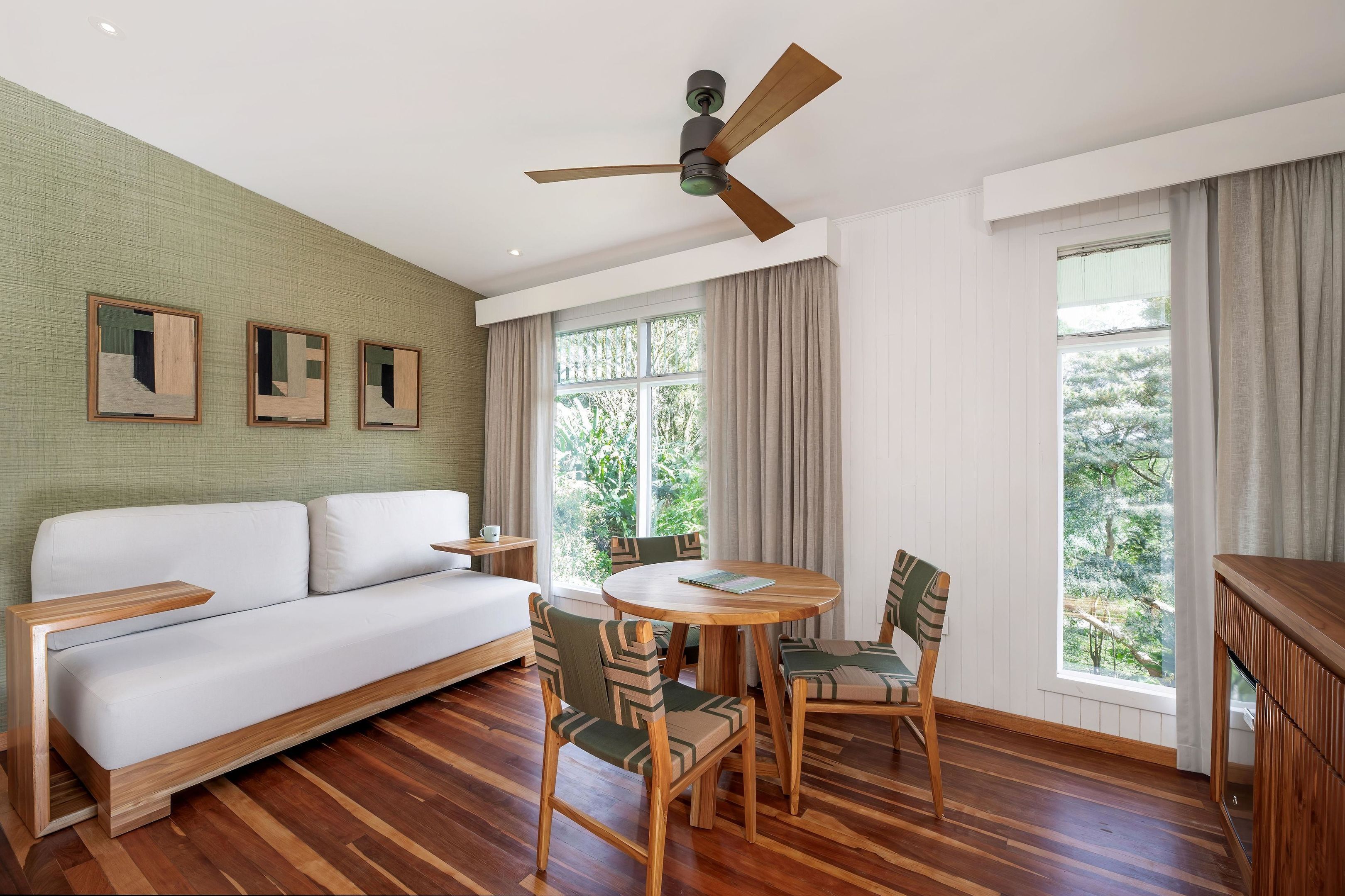 Suíte júnior, 1 cama King e sofá-cama, para não fumantes | Parte interna