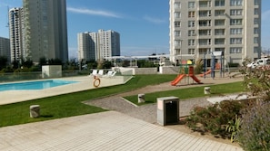 Piscina exterior sazonal 