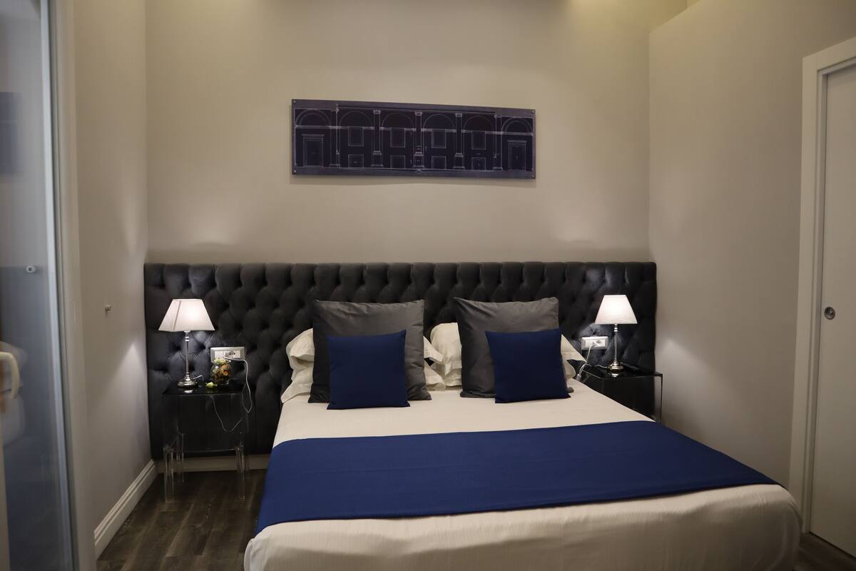 Quarto Duplo ou Twin Deluxe | Minibar grátis, cofre com capacidade para portátil, secretária 