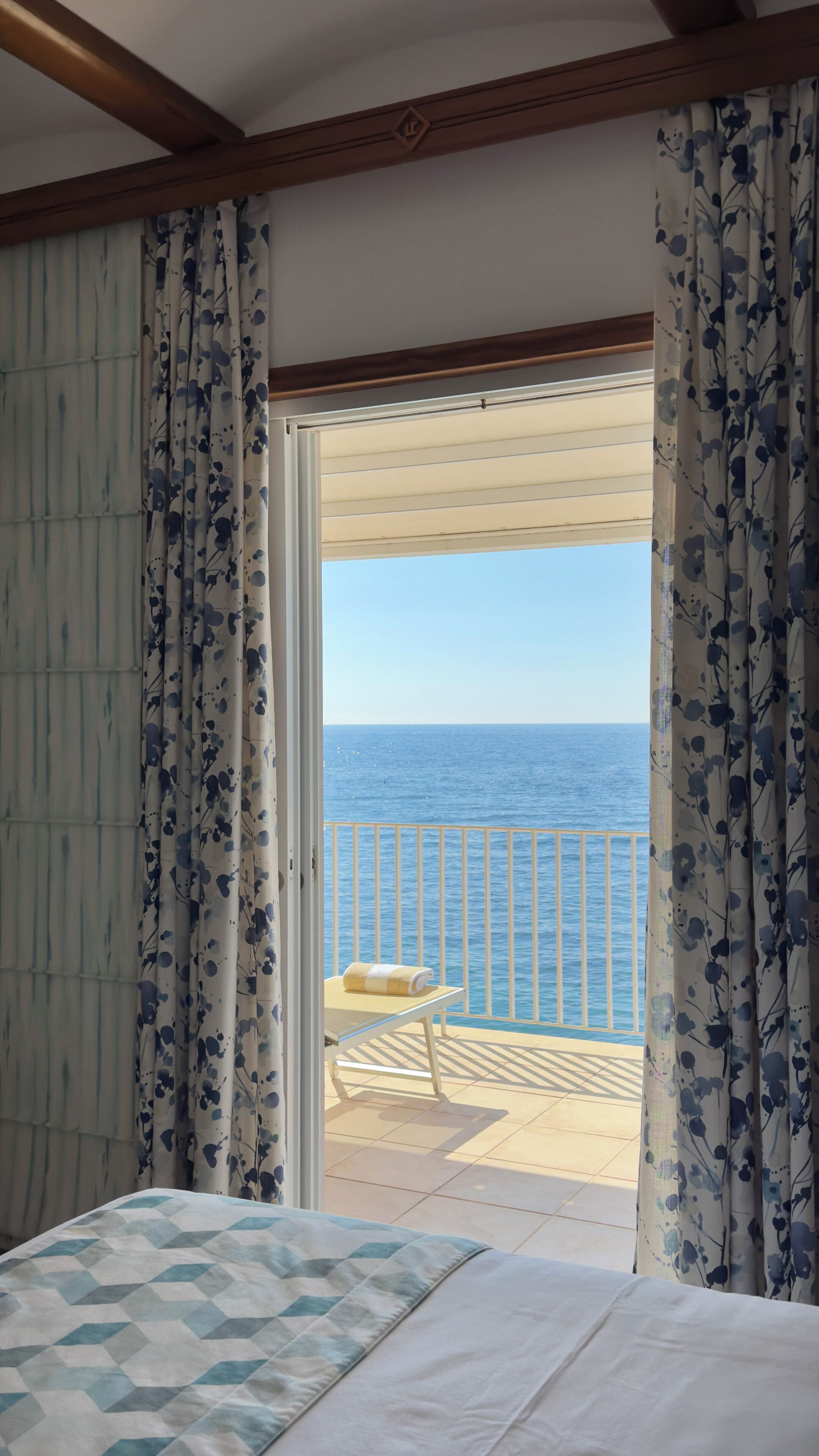 Suite, vista para o mar | Varanda