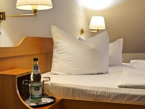 Quarto Individual, 1 cama individual, não fumadores | Cofre no quarto, secretária, Wi-fi grátis, roupa de cama fornecida