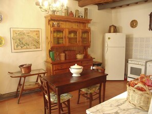Villa, 6 quartos, não fumadores | Cozinha privada | Um frigorífico/congelador grande, um micro-ondas, um forno 