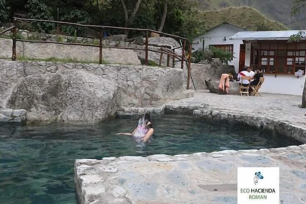 2 piscinas exteriores