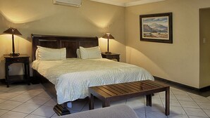 Quarto Duplo Exclusivo, 1 cama queen-size, acesso à piscina, vista para a piscina | Lençóis de algodão egípcio, roupa de alta qualidade 