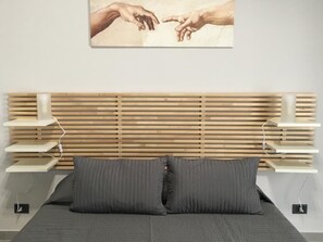 Quarto casal standard, vista para o pátio | Cortinas blackout, Wi-Fi de cortesia, roupa de cama