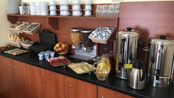 Pequeno-almoço tipo buffet diário (125 CZK por pessoa)
