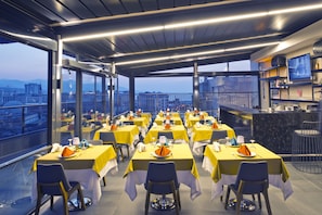 Café da manhã, almoço e jantar