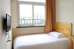 Quarto Duplo Básico | Roupa de cama fornecida 