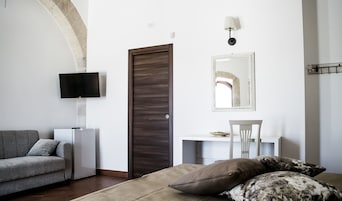 Quarto Duplo ou Twin Clássico, no rés do chão | 1 quarto, secretária, ferro/tábua de engomar 