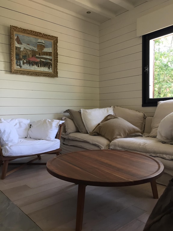 Ultra Cozy And Ski Lifts At 8 Minutes. Everything Will Be Done On Foot And On Skis. - 梅傑夫