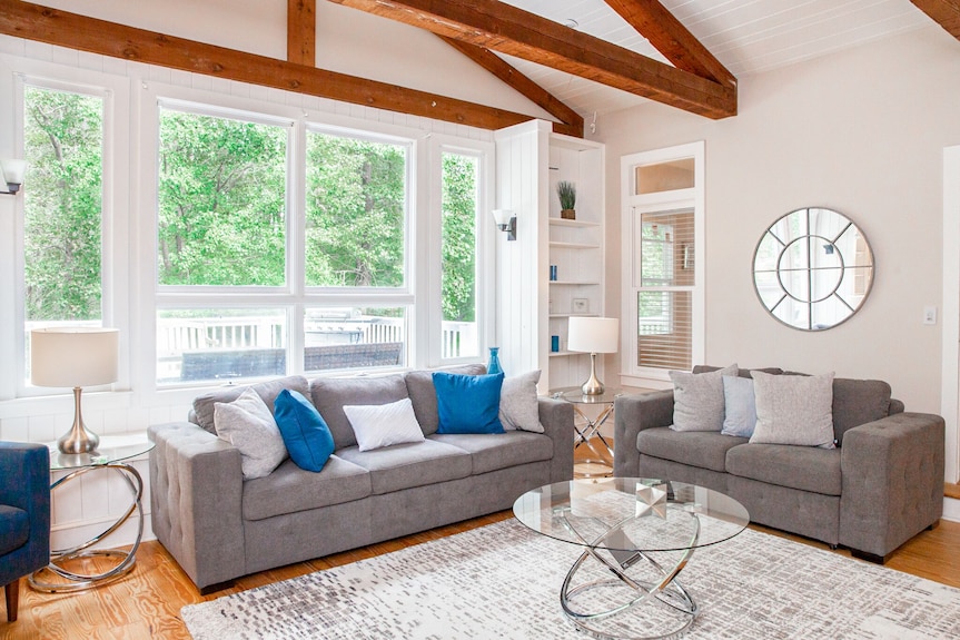 Espaciosa Casa De 6 Bdr Conyers A 2 Millas De Georgia Horse Park Capacidad 20 - Conyers, GA