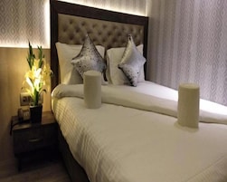 Quartos insonorizados, camas desdobráveis, Wi-fi grátis