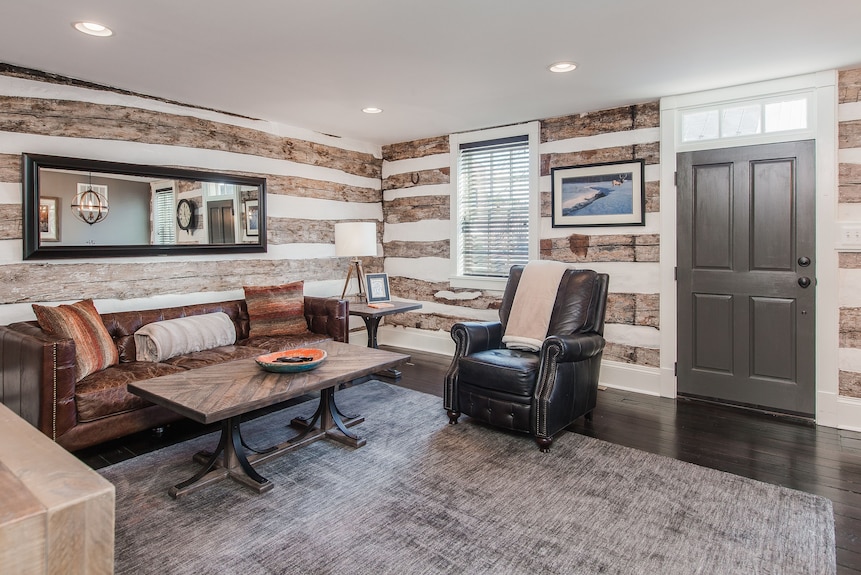 とてもユニーク - 1840 Log Cabin- Downtown Frederick-完全に改装済み - フレデリック, MD