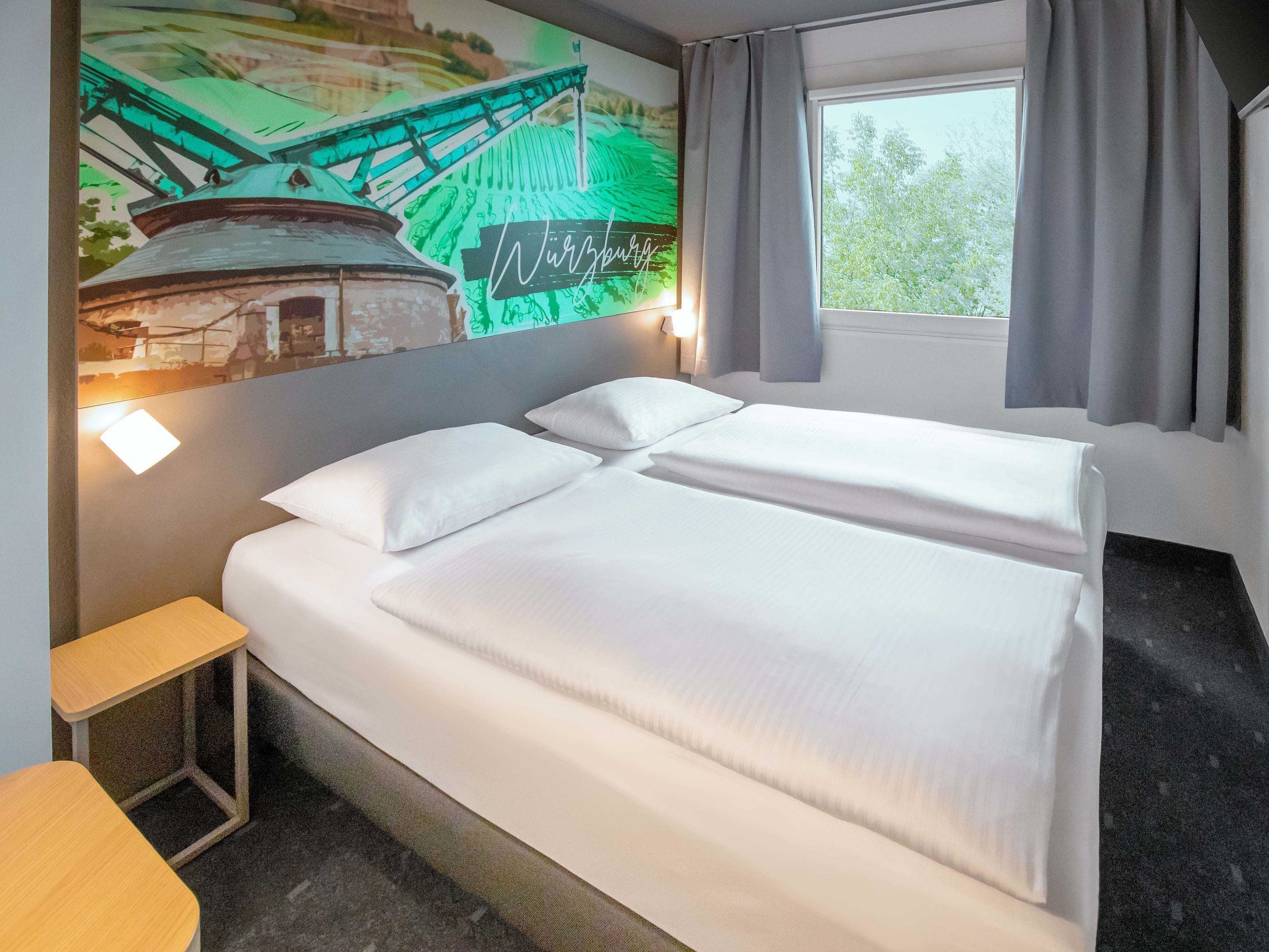 Quarto casal | Escrivaninha, cortinas blackout, quartos à prova de som