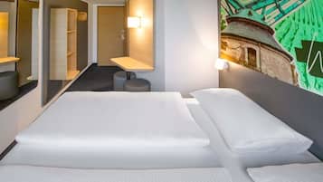 Quarto Duplo | Secretária, cortinas/cortinados opacos, quartos insonorizados