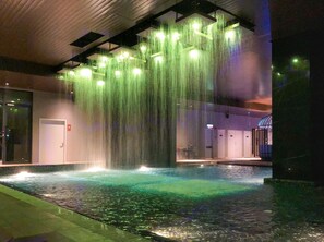 2 piscinas exteriores