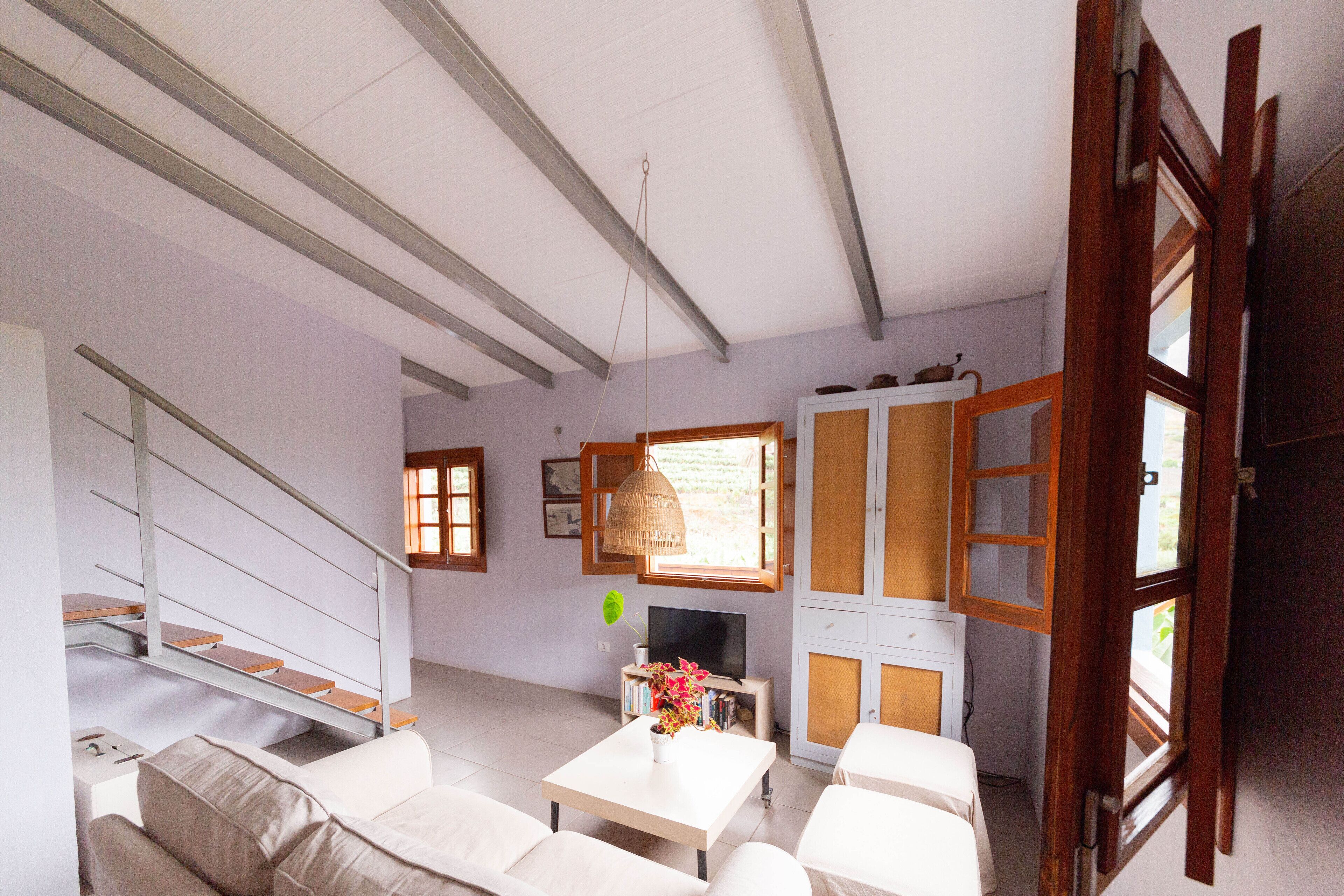 Descansar Disfrutando De Las Vistas Del Mar Y La Montaña - La Gomera