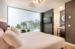 Quarto Duplo ou Twin Comfort (no window) | Secretária, quartos insonorizados, ferro/tábua de engomar, Wi-fi grátis 