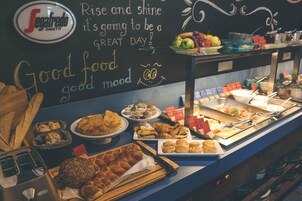 Pequeno-almoço tipo buffet diário incluído 