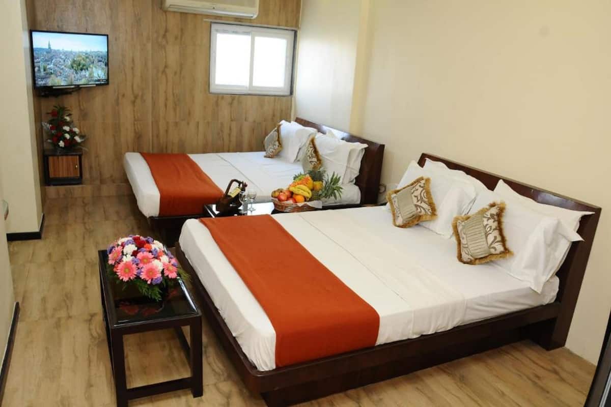 Quarto Familiar, 2 camas queen-size, não fumadores | Roupa de alta qualidade, ferro/tábua de engomar, camas desdobráveis