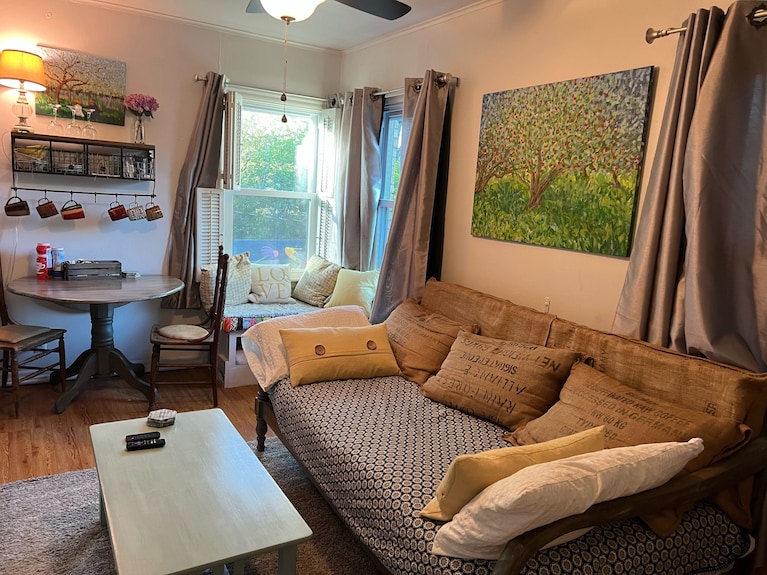 Bolivarplace Whole Upstairs 2 Br/1 Bath Within Walking Distance To Downtown/twu - 登頓