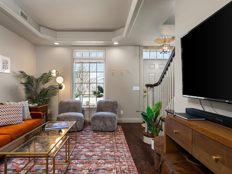 Urban Stay By The Bay: Downtown Pet-friendly Home - Traverse City, MI