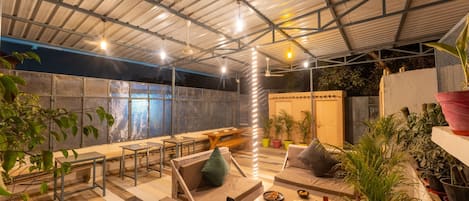 Pequeno-almoço continental diário (299 INR por pessoa)