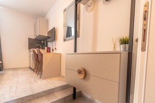 Suite-Estúdio Cidade | Secretária, ferro/tábua de engomar, Wi-fi grátis 