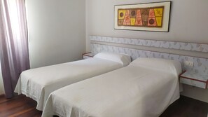 Quarto Twin | Wi-fi grátis, roupa de cama fornecida 