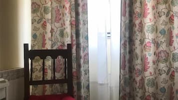 Wi-Fi de cortesia, roupa de cama