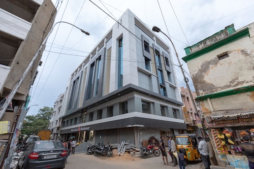 Capital O 16675 Subaithal Residency - Chennai