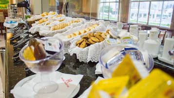 Pequeno-almoço tipo buffet diário incluído